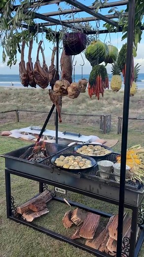 Highlights from last week’s Gold Coast event showcased a serene atmosphere and inviting aromas enhanced by flames. Cooking over fire isn’t just a technique; it’s a celebration of the depth of flavour it provides. . . #firecooking #catering #fire #bbq #grill #woodfired #beef #steak #cooking #cookingoverfire #outdoors #campfire #outdoorkitchen #ourdoorliving #event #barbecue #beef #farming #foodie #steakhouse #australia #ironbark #events #catering #fire #recipe