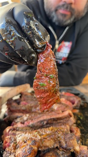 Perfect Stingray-Style Tomahawk Steak with Cowboy Butter