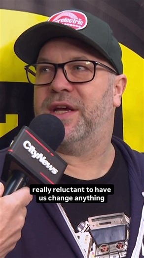 Did you know Finger Eleven used to go by a different name entirely? They told us about how they went from making music with Red Hot Chili Peppers influences, to making the first Finger Eleven album. Listen to our full interview with the band here: https://www.seekyoursounds.com/playlists/finger-eleven-2 #FingerEleven #SeekYourSounds #HowardMandshein | 106.7 ROCK