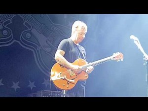 Brian Setzer Plays as an encore a fantastic performance of the song "sleep walk