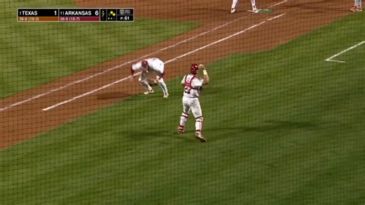 “That’s a double play. Every baserunner forgot.” Gotta love it 🐗⚾️ 🎥 Arkansas Razorback Baseball | The Hawg Talk