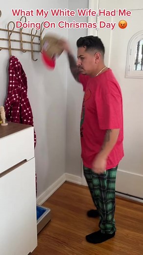 Who is wearing PJ’s On Christmas Day? #reelsviral #reelsfb #facebookreels #mexicansbelike | Kennalovescisco