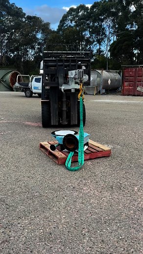 4.9K views · 305 reactions | Teamwork makes the dream work! Here’s a little Redbelly who was really enjoying the team spirit so much he wanted to be apart of it. Unfortunately, this workplace didn’t return the feeling.. Had to be very careful, with the sharp edges, and machinery.. would be awful if he got squished. For questions or removal, give me a call Snake Catcher Bronte  0404 939 896 | Snake Catcher Bronte | Facebook