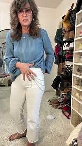 Wallet Chain Review | How to Wear, Style & Trendy Outfit Ideas