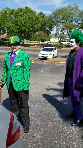 The War of Jokes and Riddles. #riddler #joker #batman #cosplay #riddlercosplay #jokercosplay