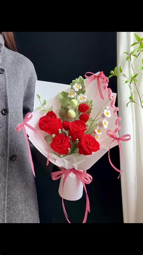 Bó hoa len tặng nàng 🍓 Nguồn Red Note. Shop nhận làm theo yêu cầu và ngân sách khách iu 🌷 #mocngaymocdem #hoalenhandmade #bohoasthetic #hoatangnguoiyeu #hoatangbangai