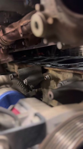 Another detroit getting a new cylinder head this week. #engine #performance #rebuild #bluecollar #heavyduty #mechanic #detroit #diesel #dd15 #dd16 #alberta | Big Rig Power