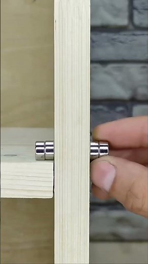 How to nail cabinet wood precisely using magnets