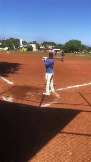 Alexander Ferrer al bate #ligadeconga #maimon 3k25