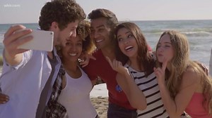 Social media camera filters can lead to body image issues, doctors say