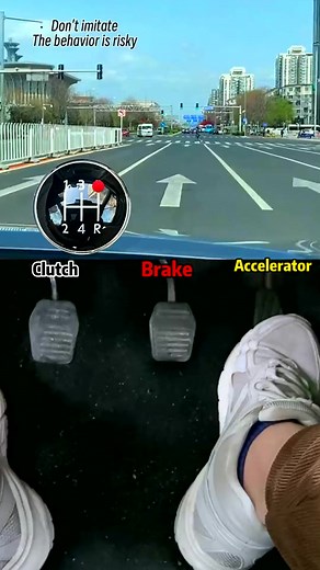 454K views · 4.5K reactions | How to emergency brake on manual transmission car. #cartips #carcare #cars #car #carservice #automotive #carmaintenance #carrepair #mechanic #carfacts #carlovers #auto #vehicletips #carlove #automobile #autorepair #carparts #carrepairs #carsafety #carservices #maintenance #tips #automechanic #carhacks | Lee Mon | Facebook