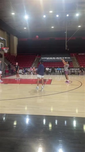 Throwback to last summer 🔙 #azzifudd @Azzi Fudd | azzi fudd