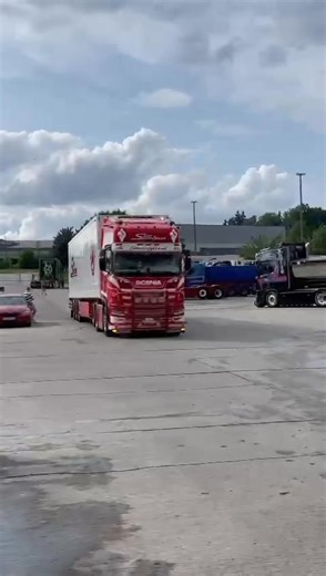 Party’s over….! #danmark #danmark🇩🇰 #scanıa #scania #scaniav8 #scaniatrucks #scaniapower #trucks | Lee Elliott Truck Photography