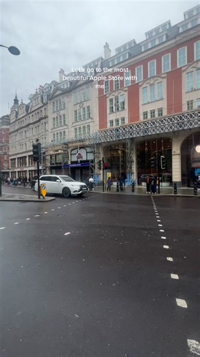 Exploring the Most Beautiful Apple Store | Tech Review & Vlog