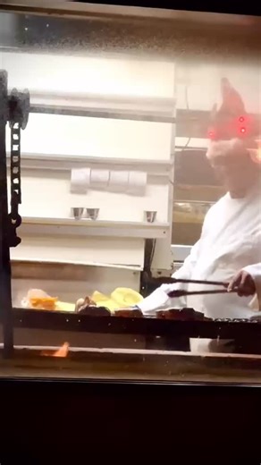 Weather and Hours updates! ☔️🕓 If the weather is bad, we always serve lunch inside! The restaurant is open for dinner from 4p now through December 31st! Closed on New Year’s Day! #hp2 #hitchingpost2 #buellton #visitsyv 📷 @annefishbein | Hitching Post 2 Restaurant & Winery