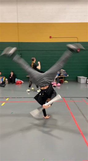 Somewhere in Onyx land 🕺#colorguard #flag #spin #performer #wgi @Onyx Colorguard