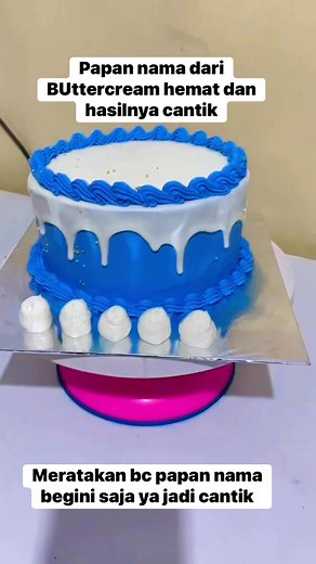 Begini saja panasin scraper nya biar mudah di bentuk jadi papan nama cantik #fyp #fypシ゚viralシ #sportsmanagement #championleague #cake #cakedecorating #fypchallenge #thinline | Ridho Faizal