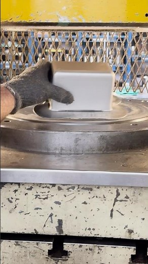 Forming a metal shape on the hydroform press #machine #engineering #manufacturing #metal #press