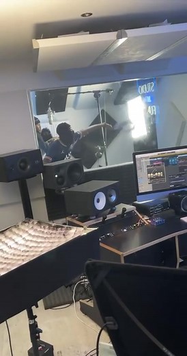 Guess who@ 😂😂 #pluggedin #f#fumeztheengineer #ukdrill #drill #frenchdrill