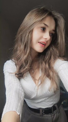 Playing the Balalaika: The Most Russian Instrument 🤟