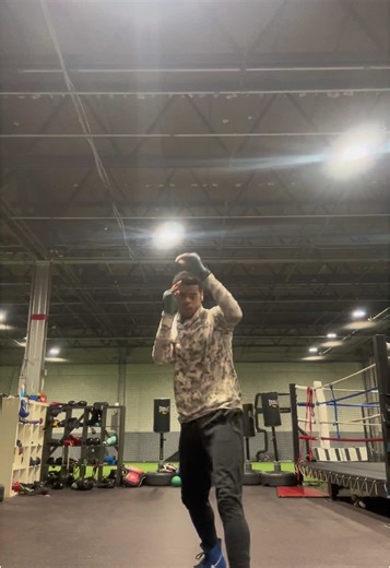 Shadow boxing is a form of art…🧠🥊♟️#boxing🥊 #boxer #shadowbox #roadtopro #technicalhands