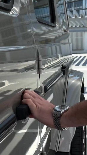 14K views · 971 reactions | Auto Key Built to roar. This is The Mercedes-AMG G63 in full carbon body kit by LARTE Design. From the aggressive splitter and carbon hood to the custom trapezoidal exhaust tips, this is power you hear before you see. Drop a  if this is how you’d show up. See the full transformation at larte-design.com #gclass #gclassamg #g63 #g63amg #mercedes #mercedesg63 #gwagon #auto_key | Auto Key | Facebook