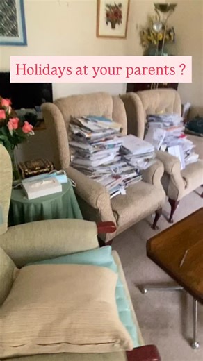 House Clearance Support & Advice on Instagram: "Visiting your parents over the Christmas holidays can bring so much joy with family — but it can also highlight concerns about their home. If we live far away then we don’t get to see our folks as often as we might like to or feel we should and if you haven’t visited for a while you might suddenly see that they’re not coping so well. If the clutter is piling up you’re now worried about potential fire risks or tripping hazards, especially if they’re