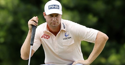 Harris English rolls in 20-footer for birdie at Travelers