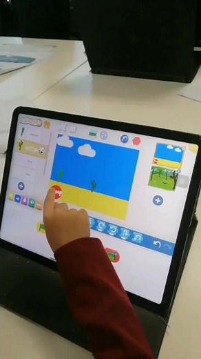 Haaa menarik kan boleh buat game dinosaur ni?! Sambil belajar...