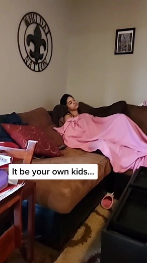 It be your own kids. #MuffinTop #Savage #RunForest #Kids #NoFilter #Fyp #Mom #momlife #KidsBeLike #SheBetterNotLetMeCatchHer