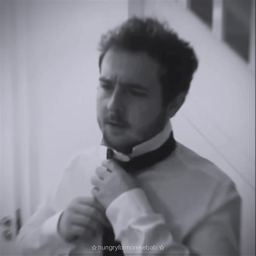 Lizzie's Hidden Moments in Smallishbeans TikTok