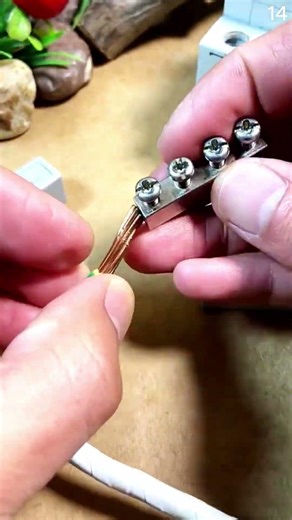 Cara yang cerdas memasang konektor pada sambungan kabel dengan alat sederhana #shorts