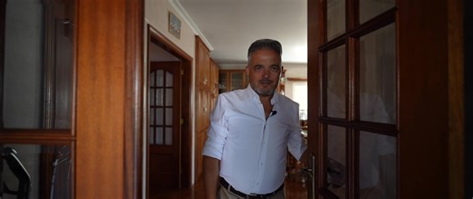 🔴🔵 𝐌𝐨𝐫𝐚𝐝𝐢𝐚 𝐬𝐢𝐭𝐮𝐚𝐝𝐚 em 𝐓𝐚𝐫𝐨𝐮𝐜𝐚. 🌐https://www.remax.pt/126191016-4 Moradia V4 localizada em Tarouca. Esta moradia de luxo com 237m2 de área bruta privativa, encontra-se em excelente estado de conservação. A moradia conta com 4 quartos, duas salas amplas, 2 casas de banho e uma cozinha. Possui ainda aquecimento. A moradia está inserida num lote de terreno com 7270m2. Uma propriedade única, que combina conforto e beleza, inserida numa paisagem rara. Não perca tempo, contacte-