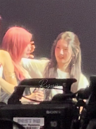 of course, a concert is not complete without #RORASA crumbs hehehe in their own world again. Last day tomorrow, give me more moments pleaseee 🙏 #RORA #ASA #BABYMONSTER #로라