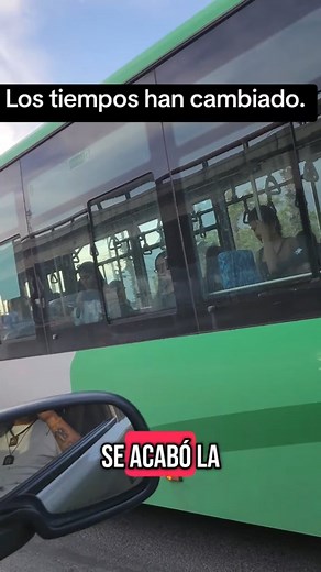 245K views · 21K reactions | ¿Se acabó la caballerosidad? Persona capta un #camion de pasajeros con #mujeres paradas, mientras que algunos #hombres iban sentados. #video de Eliaz Corrales | Portal MX | Facebook