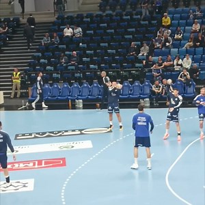 OTP Bank-Pick Szeged- Veszprém Bajnokok Ligája meccs előtt melegítenek a csapatok 😎🤞 | Delmagyar.hu