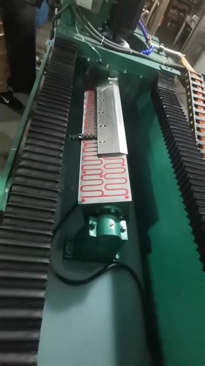 High precision blade sharpener machine. #crusherblade #blase #sharpener #grinding #recycling