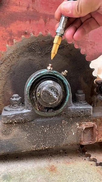 Self-locking high-pressure oil injection nozzle set, locking clamp type grease nozzle, grease gun nozzle head