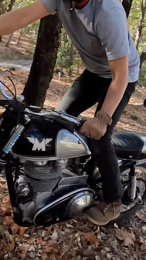 The Good Times Motorbike Channel on Instagram: "1961 Matchless G80CS trials (498cc single cylinder). This bike is a Dick Mann build. Rider in shot is Bill Wheeler from Wheelhouse Garage - @wheelhouse_garage Video shot by Bill’s wife. Video edited by Alex Rollings - @motofilmer @theclassicmotorcyclechannel #britishmotorcycles #vintagemotorcycle #classicmotorcycle #motorcycle #matchless #matchlessg80 #matchlessg80cs #matchlessmotorcycle #matchlesstrials #motorcycletrials"