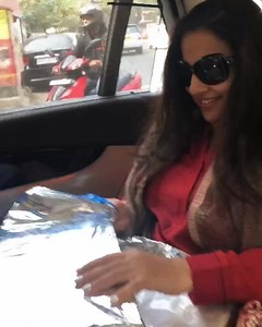 Thankoo @sandhu_aditi for being my #SpringSanta 💃🏻🕺🏻💥🤩....i love my gifts ♥️🙏😍🤗!! | Vidya Balan