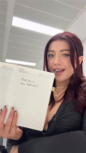 Emma Riott on Instagram: "👀🫣"