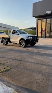 Sound on as we light this up! A little fun in Bangkok as we diagnose a rear diff issue in this new single cab ute! #4wdtvrigs #OffRoad #4x4 Simon Christie | 4wd TV