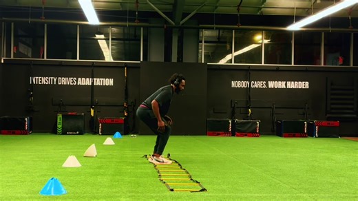 GREAT WARMUP TOOL FOR DEFENSIVE BACKS… a few drills to improve foot placement and make sure the body is accustomed to the movements that you use in your everyday Db Life…🙏🏾🙏🏾#explorepage #footballtraining #defensiveback #collegefootball