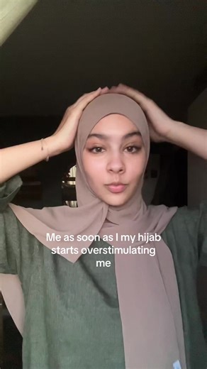 Literally my go to hijab style when I can’t be asked guys I lost so much face fat by just not eating sugar for a week#fup #prt #goviral #hijabi#foryoupage❤️❤️