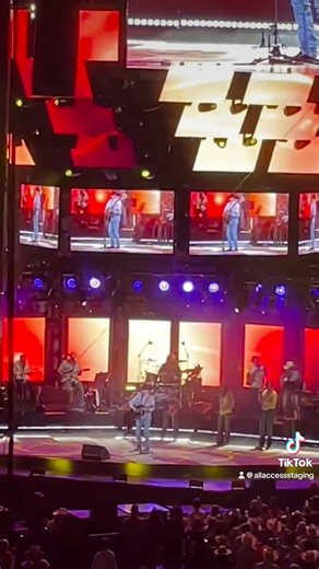 56’ Versa turntable for George Strait’s record-breaking concert at Kyle Field, Texas A&M! Proud to be part of this historic event with 110,905 fans, surpassing the Grateful Dead’s previous record of 107,019 in attendance. #VersaTurntable #GeorgeStrait #StageEffects | All Access Staging & Productions, Inc.