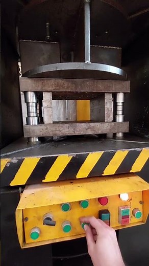 Clean Press-Fit! Guide Post & Bushing Installation in Deep Draw Dies