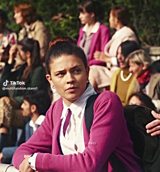 Maxton Hall - Building Friendships