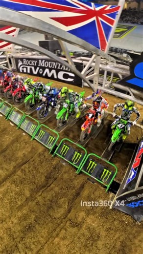30K views · 333 reactions | What a wild night of racing in Detroit 略 : Insta360 getting the whole shot! #SMX #SupercrossLIVE #Insta360 | Supercross | Facebook