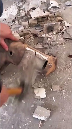 Recycling process of waste exhaust pipes