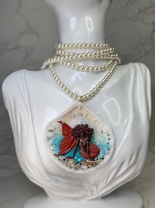Handmade Seashell Mermaid Pendant: UV Resin & Glass Pearl Necklace - Etsy